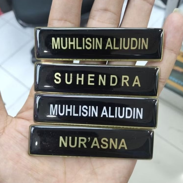 Jual name tag papan nama kuningan | Shopee Indonesia