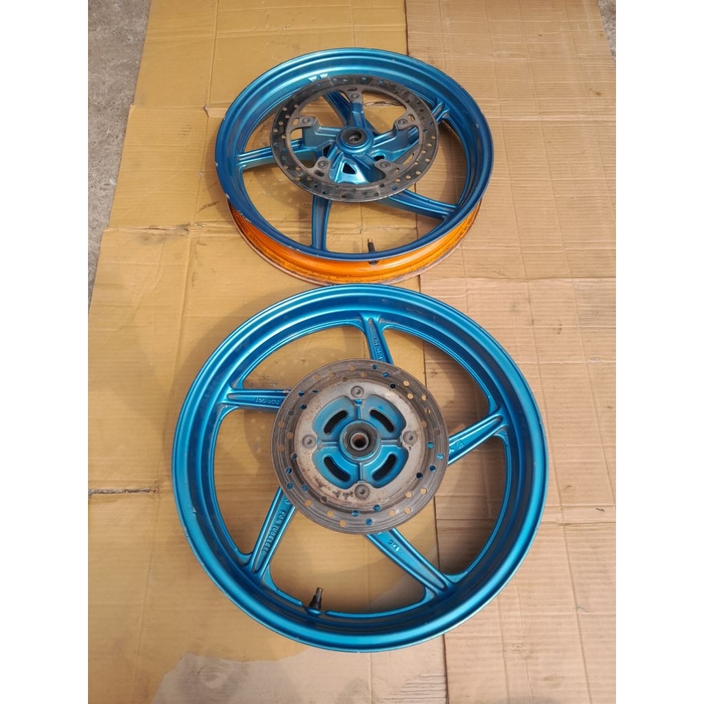 Jual PELEK RODA VELG CBR 150 K45A ORIGINAL ( copotan motor ) | Shopee ...