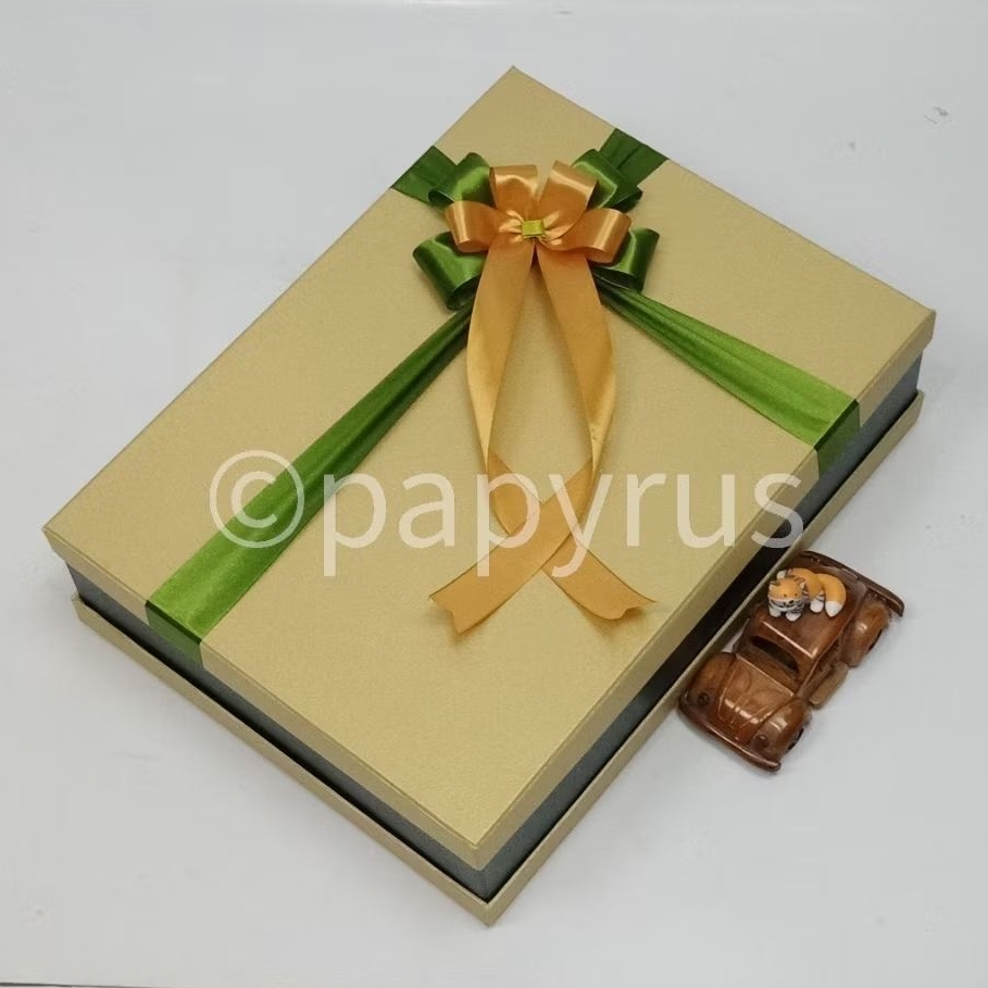 Jual PAPYRUS Sandwich 30x40 Tinggi 10cm Kotak Kado Gift Box V2 | Shopee Indonesia