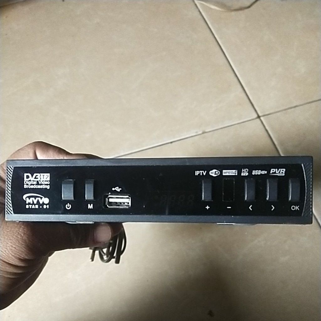 Jual set top box digital merk mivo hidup normal barang seperti foto ...