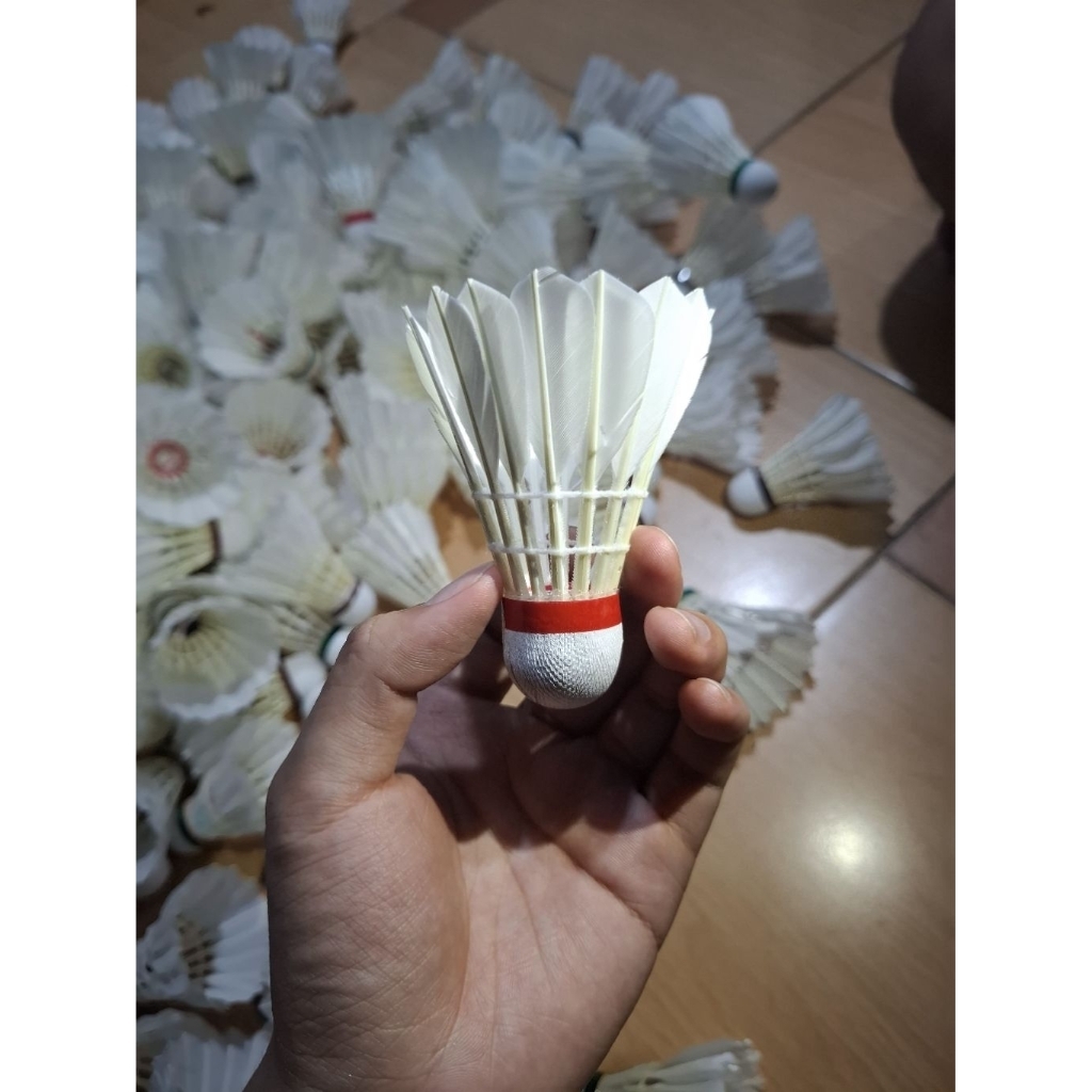 Jual SHUTTLECOCK BADMINTON BEKAS KONDISI 90% - 95% LIKE NEW (1 SLOP/12 ...