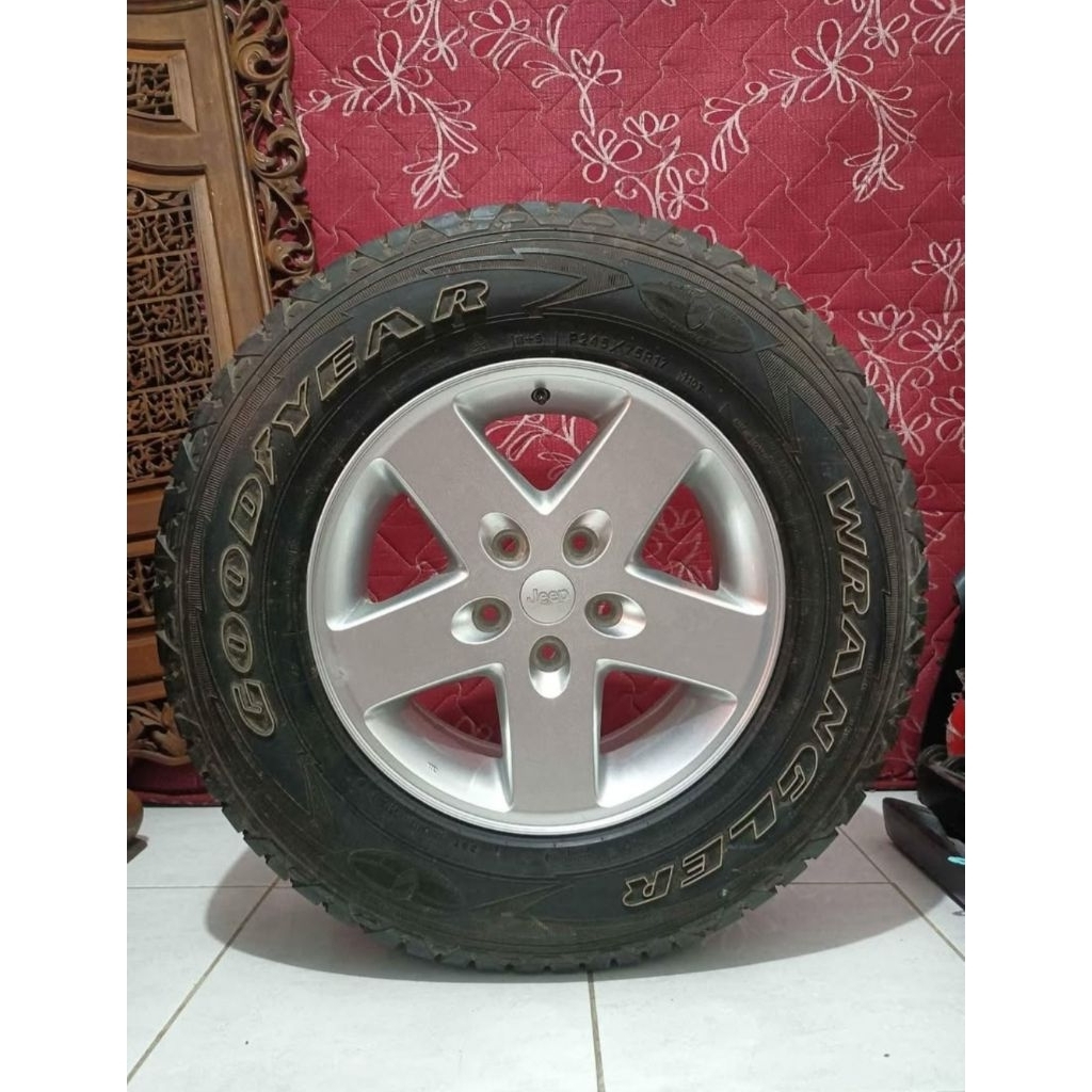 Jual Velg dan ban Jeep Wrangler R17 OriginaL | Shopee Indonesia
