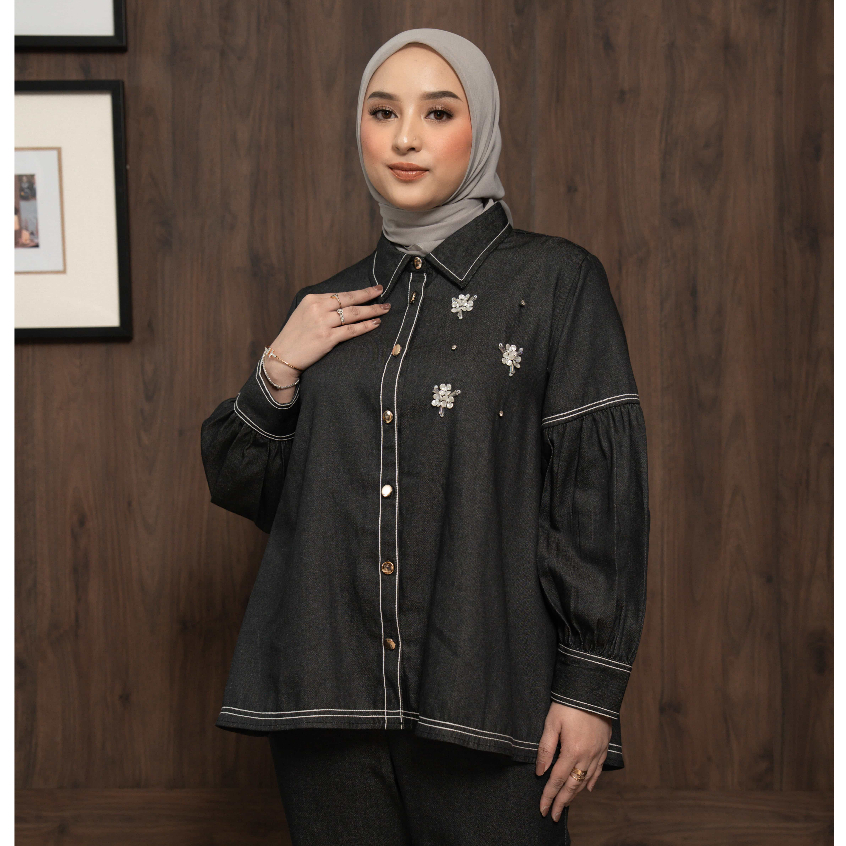 Jual Mayoutfit x Dinan Fajrina Gaela Shirt | Kemeja Denim Wanita Basic ...