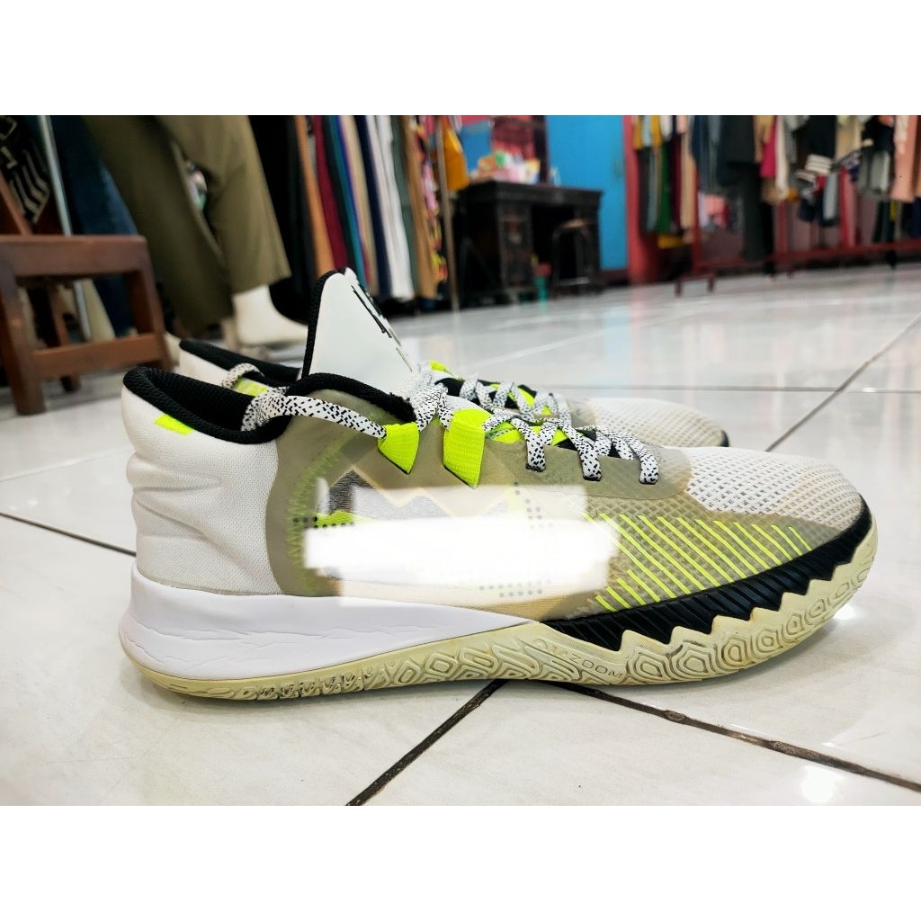 Jual Sepatu Basket Flytrap size 42.5 | Shopee Indonesia