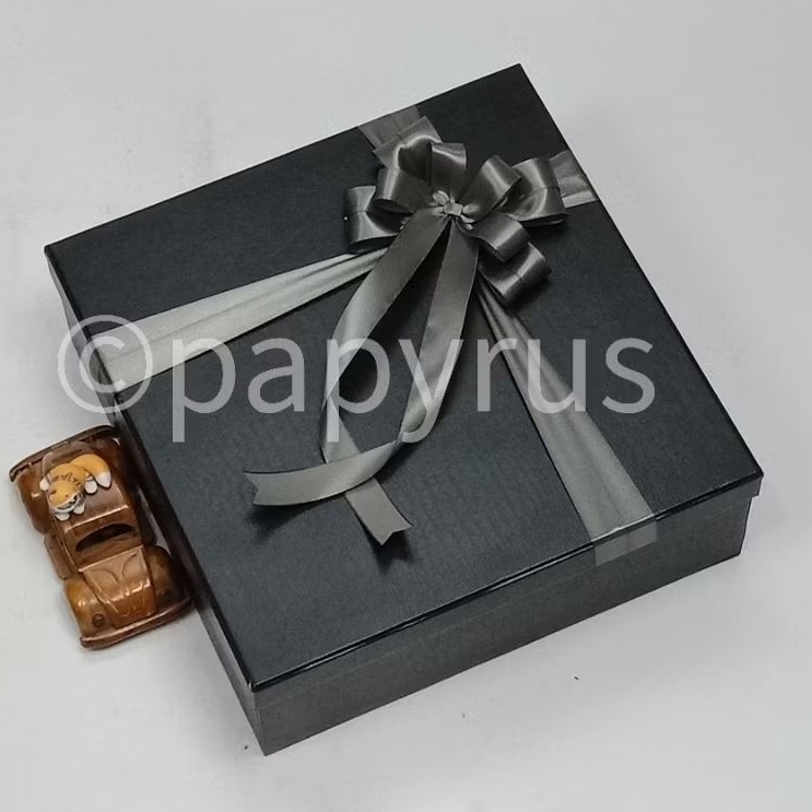 Jual PAPYRUS 30x30 Tinggi 10cm Kotak Kado Gift Box Hardbox Hampers V1 | Shopee Indonesia