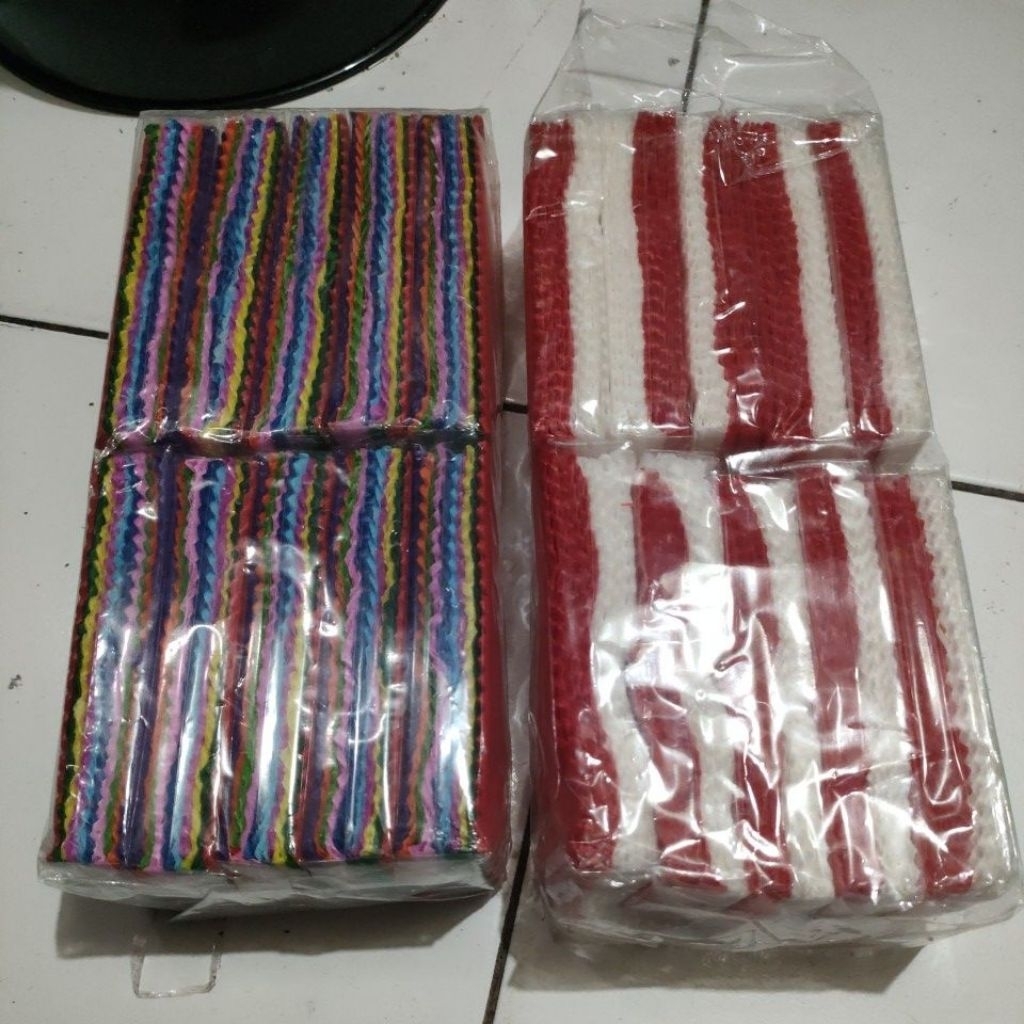 Jual 1 Pak Kertas Krep Merah Putih Isi 10 Bungkus ( Besar) | Shopee ...