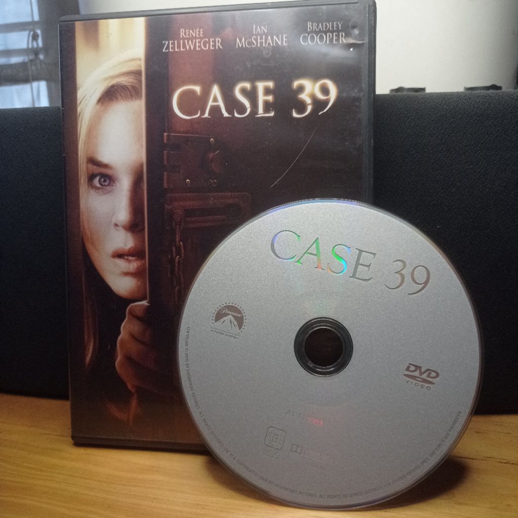 Jual DVD original teks Indonesia case 39 Renee Zellweger | Shopee Indonesia