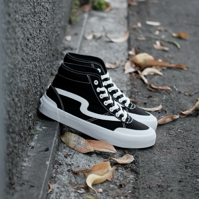 Jual PATROBAS Sepatu Patrobas New Ivan Black White High Original Made ...