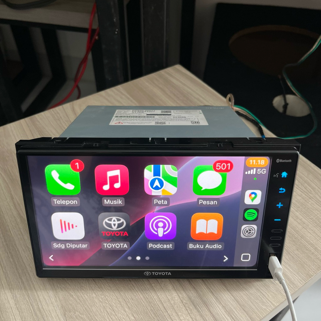 Jual Head unit Innova Venturer 2019 apple carplay android auto | Shopee ...
