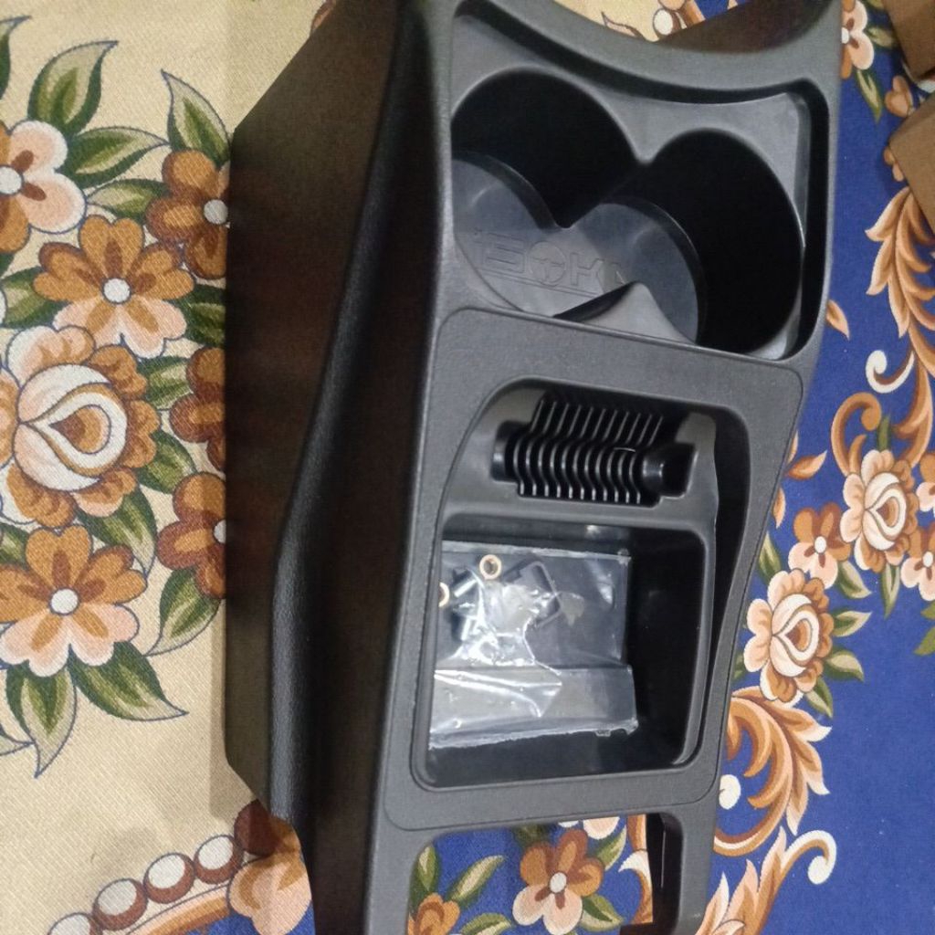 Jual Console Box Calya Sigra/Consul box/consule box calya Sigra besar ...