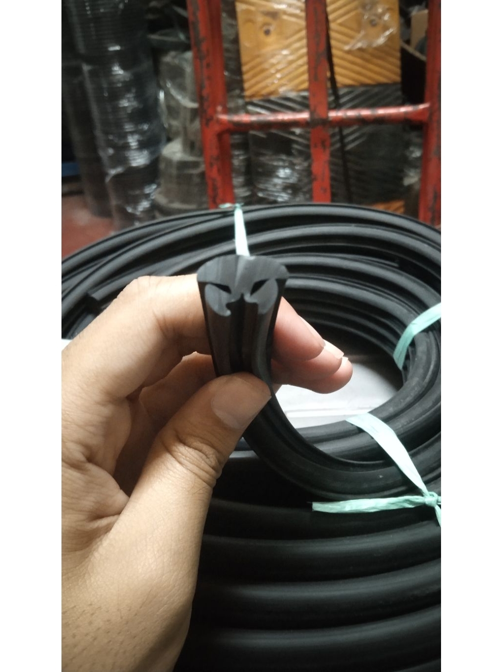 Jual Karet Lis type H box panel hydrant kaca 3mm | Shopee Indonesia