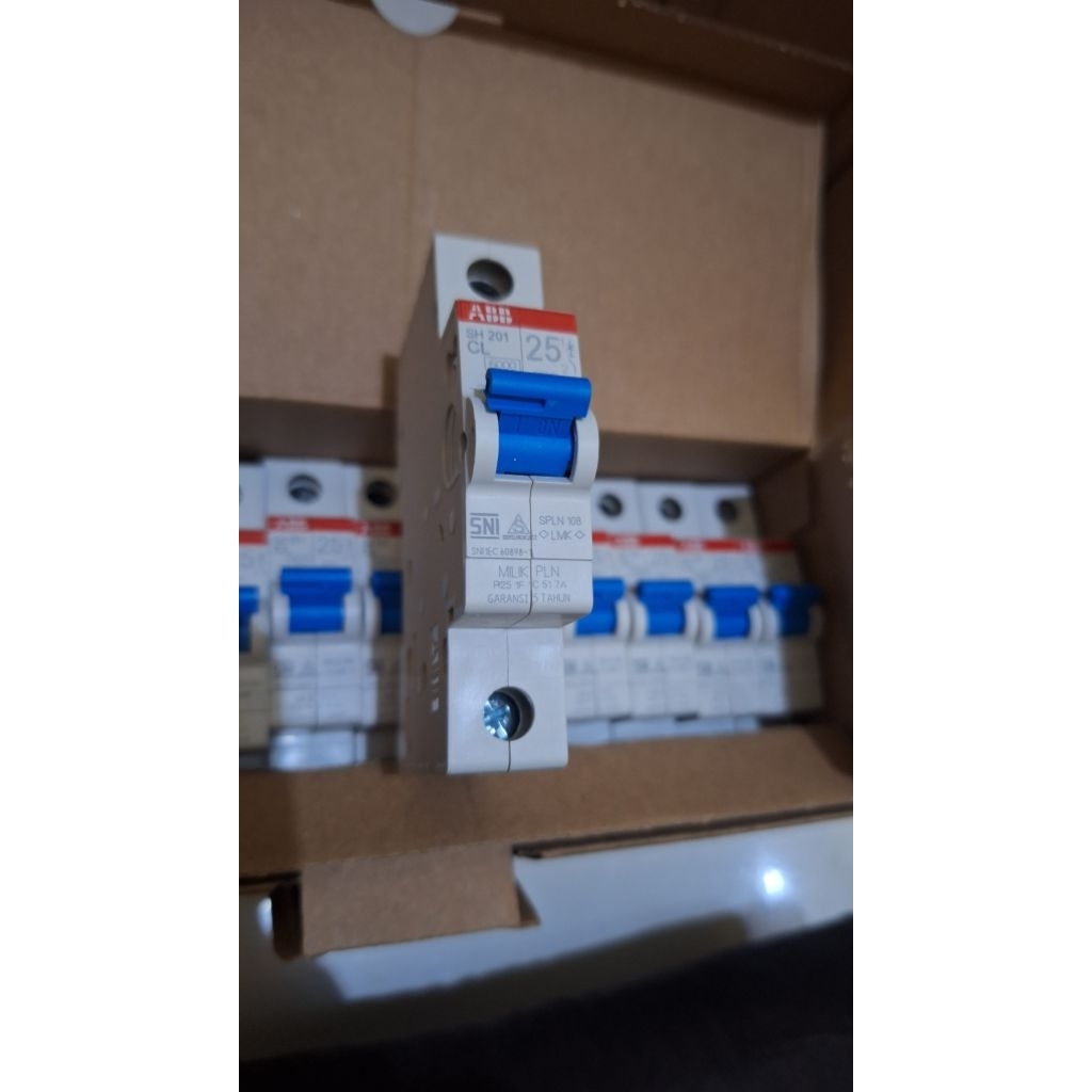 Jual mcb abb 1phase 25a kepala biru sni original standar PLN | Shopee Indonesia