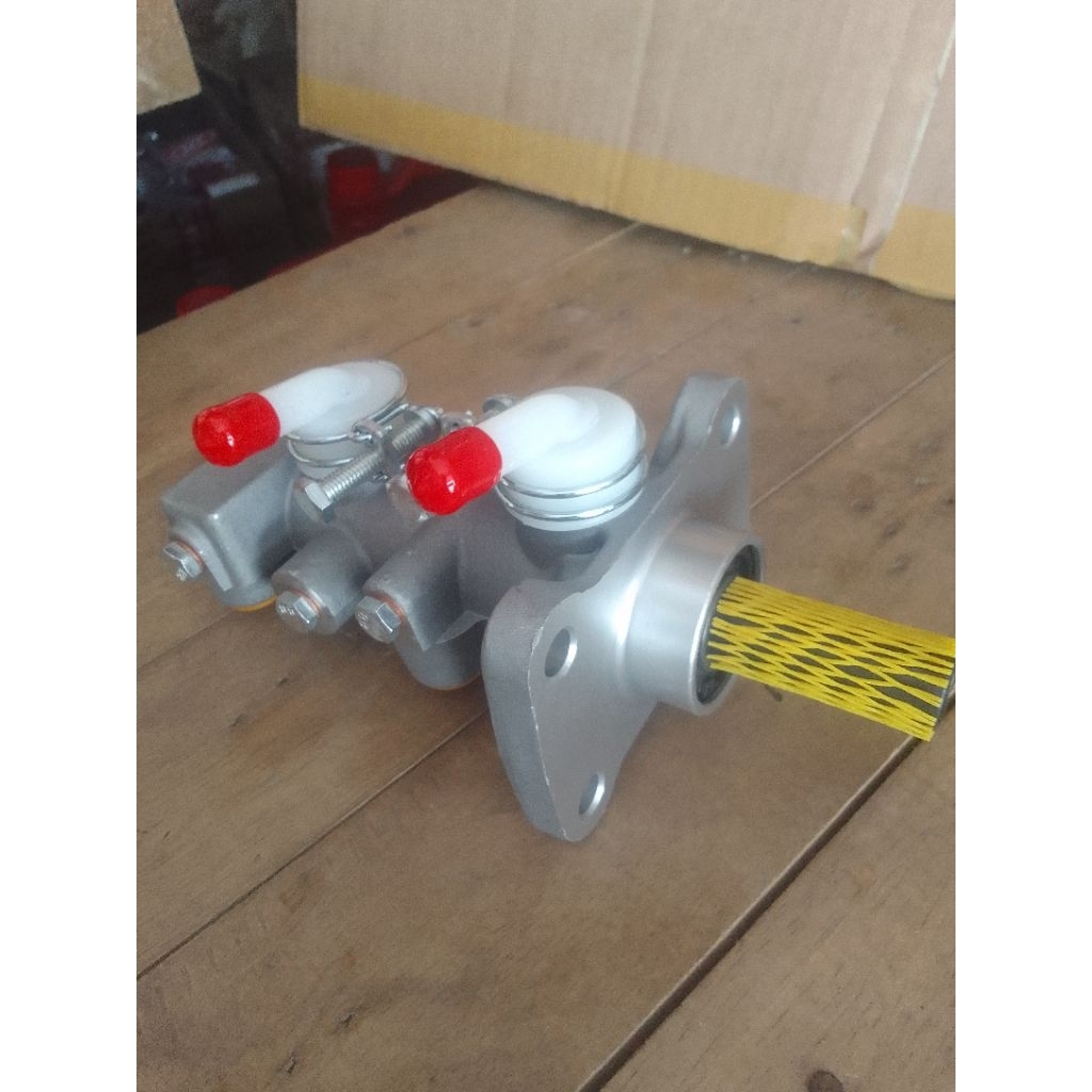 Jual BM Assy Brake Master Cylinder Master rem atas Canter PS125/PS110 ...
