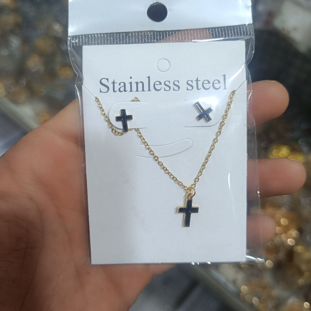 Jual Set Perhiasan Kalung dan anting tindik model salib warna hitam ...
