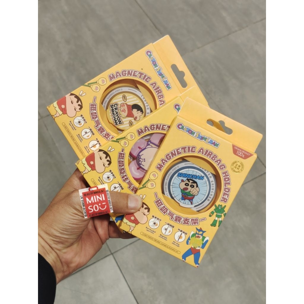 Jual Oh Some! x CRAYON 🆕 Magnetic Air Bag Holder CRAYON SHINCHAN ...