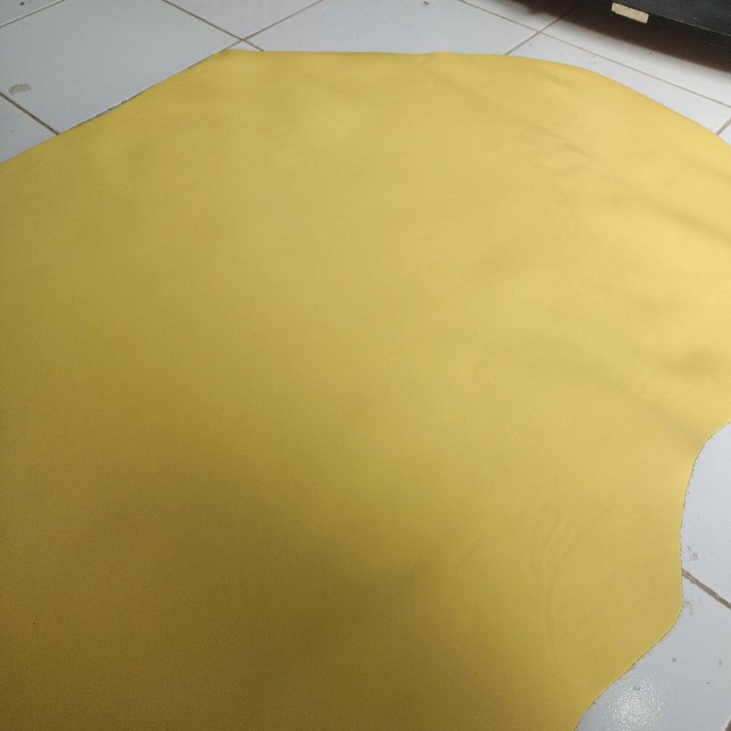 Jual Kulit Sapi asli Jenis Fullgrain warna Baby Yellow 2 lembar ...
