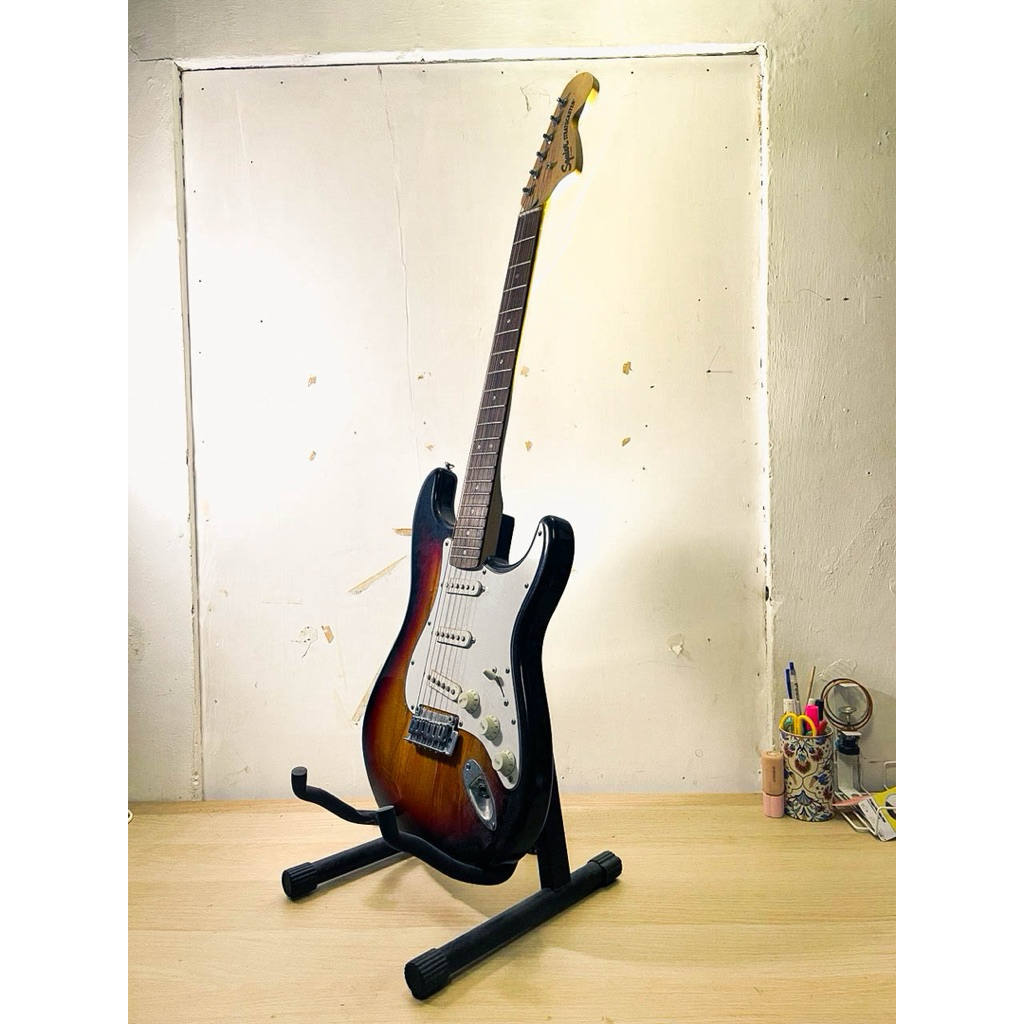 Jual gitar listrik squier by fender bullet stratocaster | Shopee Indonesia