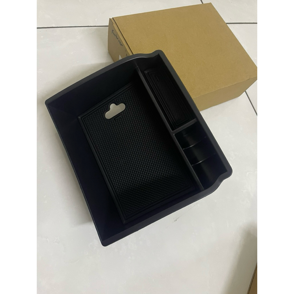 Jual Tray untuk consul box tengah arm rest innova reborn ‘16- | Shopee ...