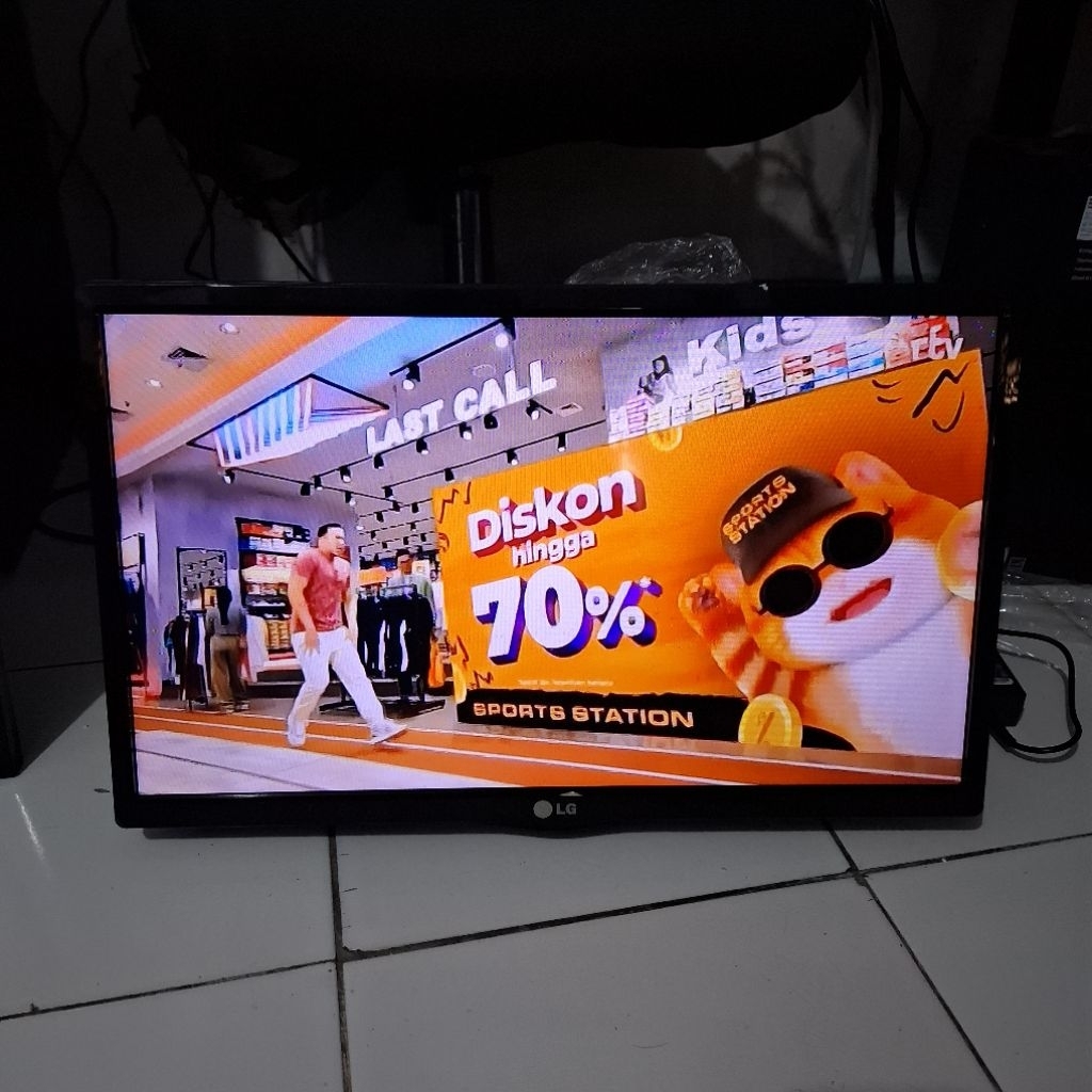 Jual LG TV LED 22 inch 22LY330C Minus layar baret | Shopee Indonesia
