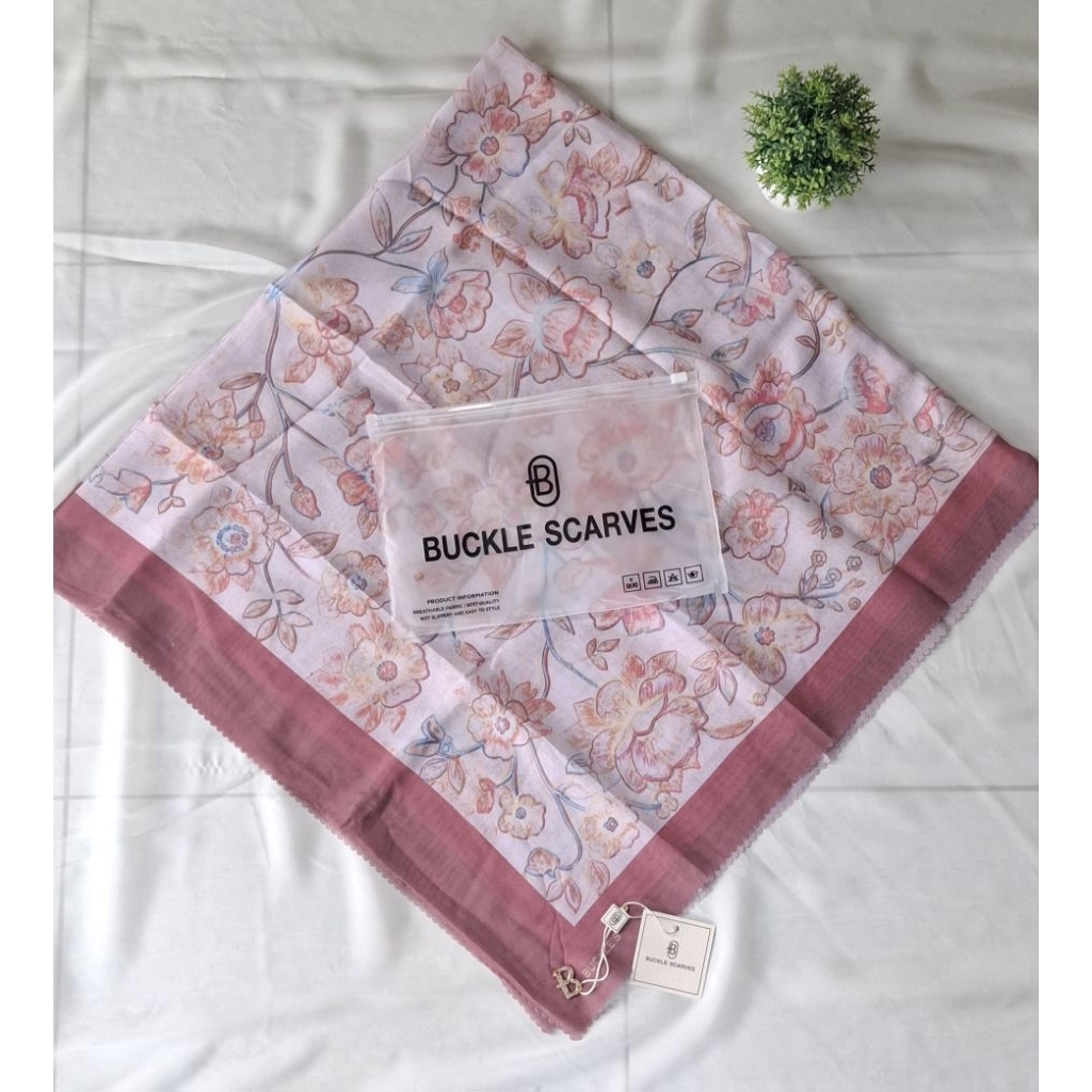 Jual JILBAB SEGI EMPAT Jilbab Buckle Scarves Motif Cantik Navy, Putih ...