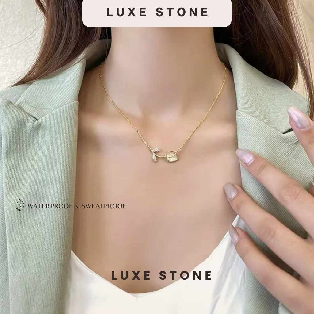 Jual Kalung Wanita Model Rantai Minimalis Simple dengan Aksen Liontin ...
