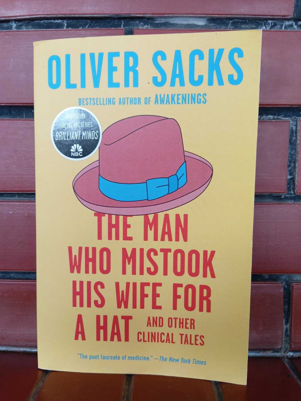 Jual The Man Who Mistook His Wife for A Hat Oliver Sacks Novel True ...