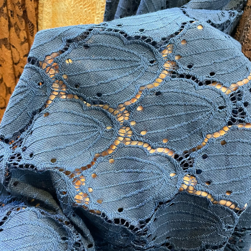 Jual kain semi prada - kain katun brokat semi prada - kain katun brokat ...