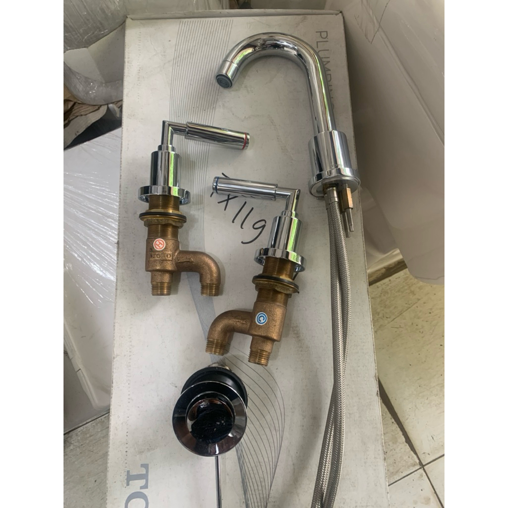 Jual TOTO TX 119LEL ego11" 8" handle lavatory faucet | Shopee Indonesia