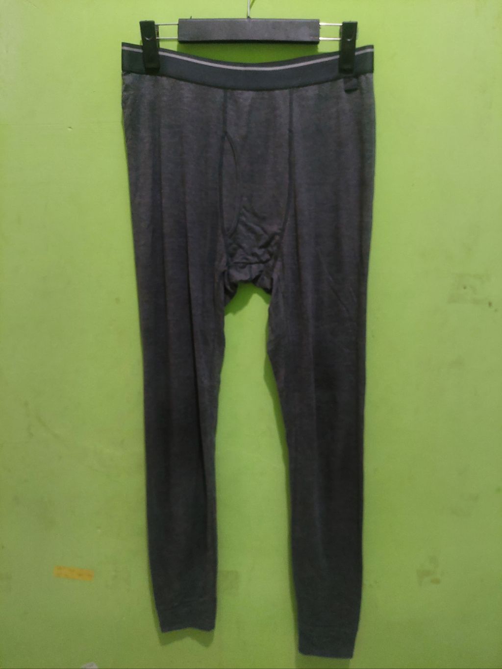 Jual Celana panjang legging cowok under wear uniqlo Heattech Long John ...
