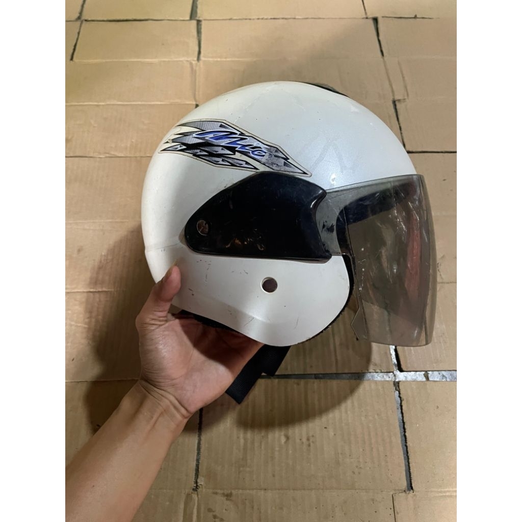 Jual helm Yamaha Mio warna putih second original sesuai dengan foto ...