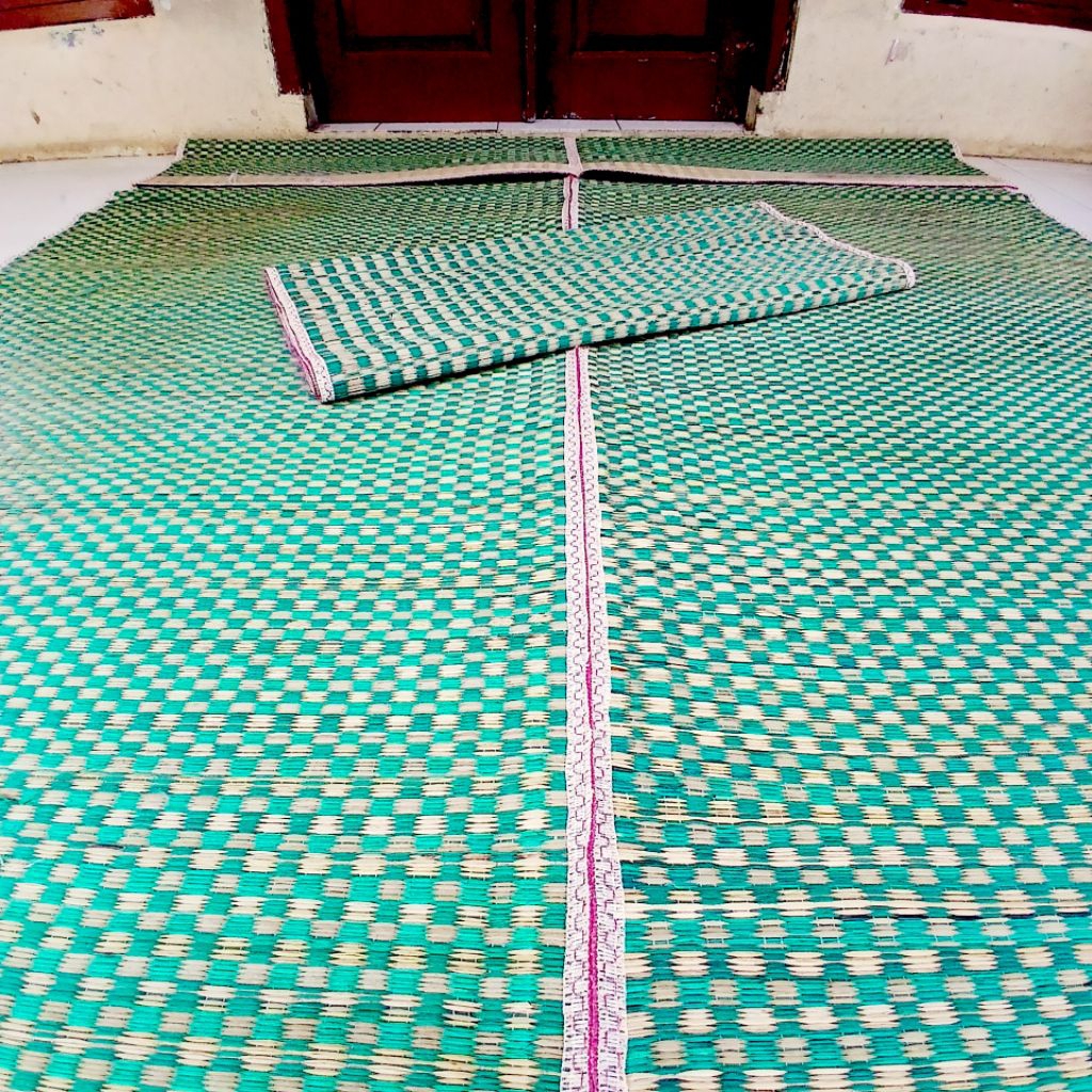 Jual Tikar tenun Mendong tradisional 150x200cm Tikar Lipat Mendong ...