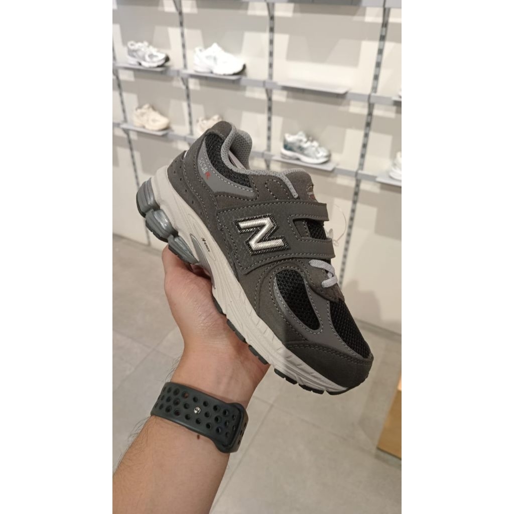 Jual New balance 2002R for kids original | Shopee Indonesia