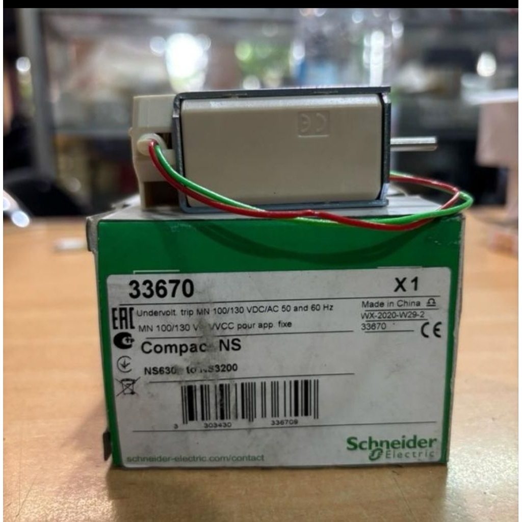 Jual SCHNEIDER 33670 UVT MN UNDERVOLTAGE TRIP RELEASE 100-130V AC/DC MN ...