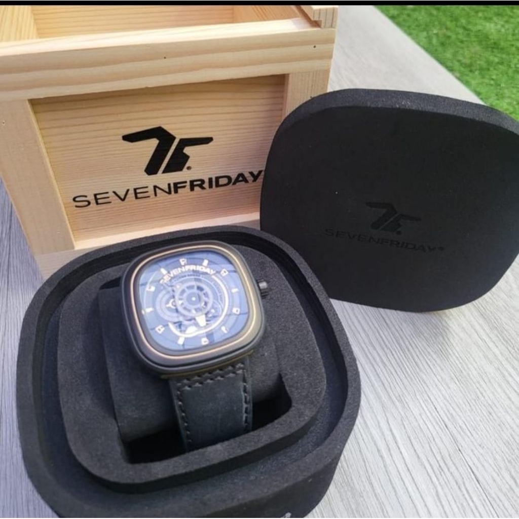 Jual JAM TANGAN SEVENFRIDAY SECOND DENGAN BOX | Shopee Indonesia