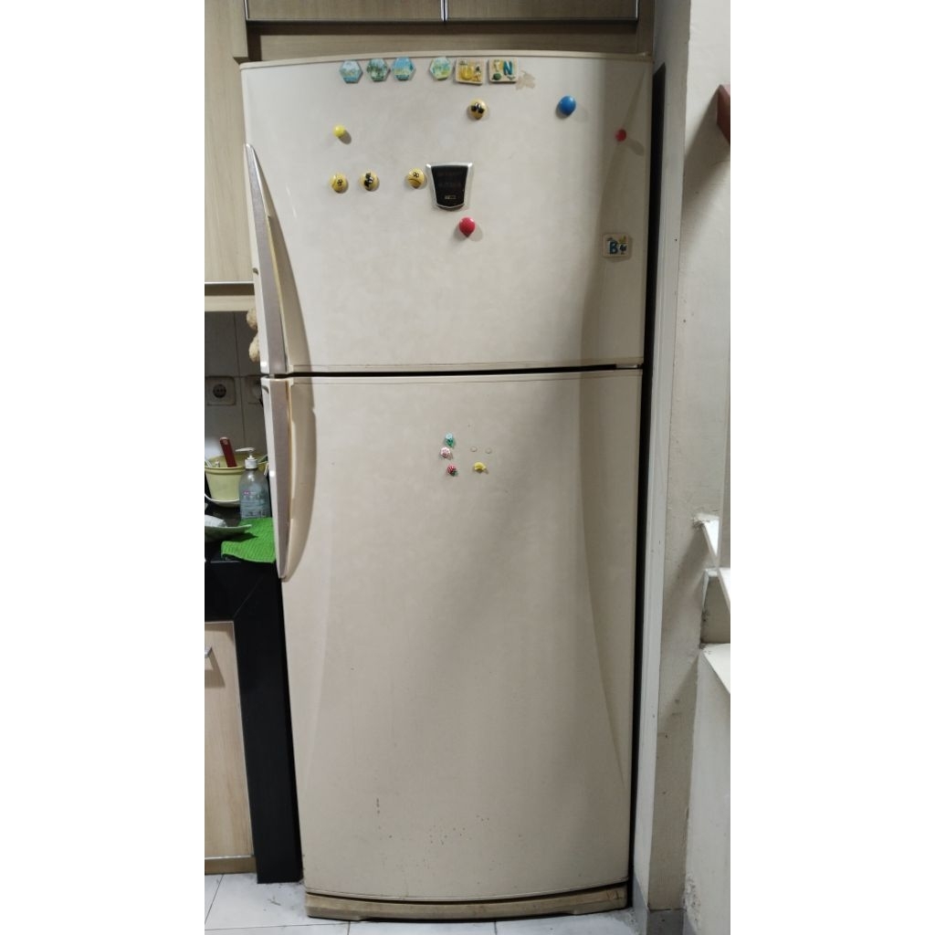 Jual kulkas 2 pintu besar merek sharp | Shopee Indonesia