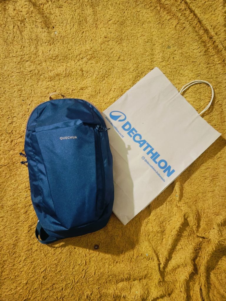 Jual daypack original quechua 10 L baru | Shopee Indonesia