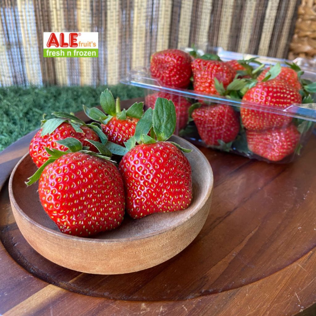 Jual buah strawberry, stroberi, strawberi fresh AL jumbo kemasan 250gr ...