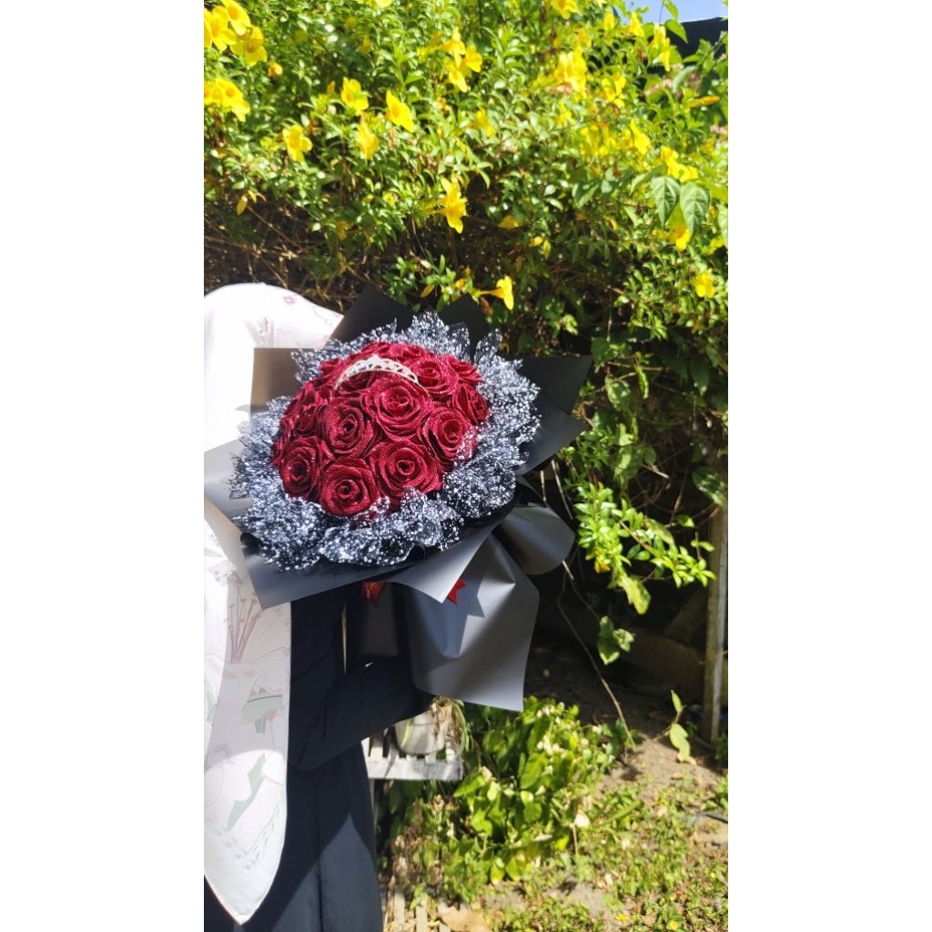 Jual Buket Mawar Pita Satin Maroon | Shopee Indonesia