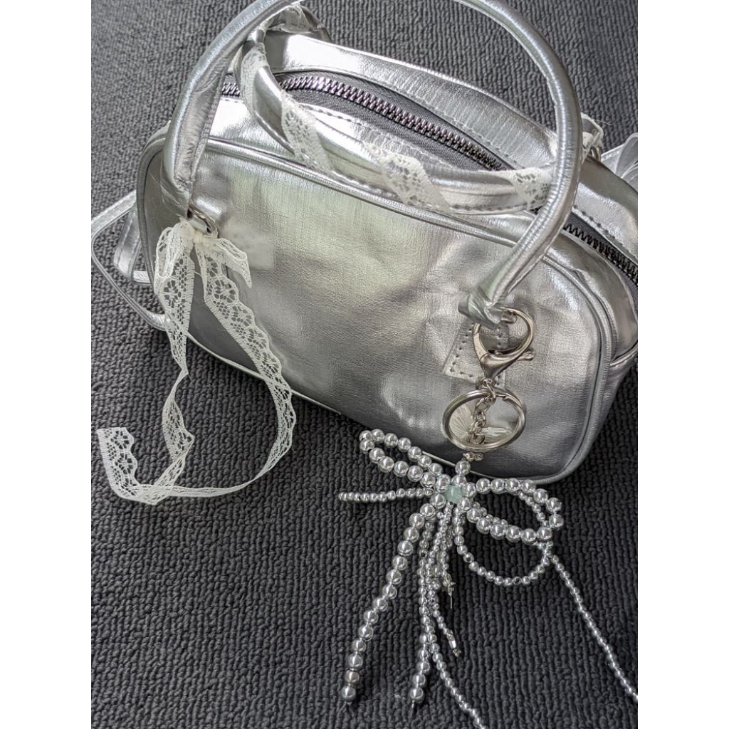 Jual PRELOVED SLINGBAG SILVER GEMACC TAS SELEMPANG WANITA TAS LUCU ...