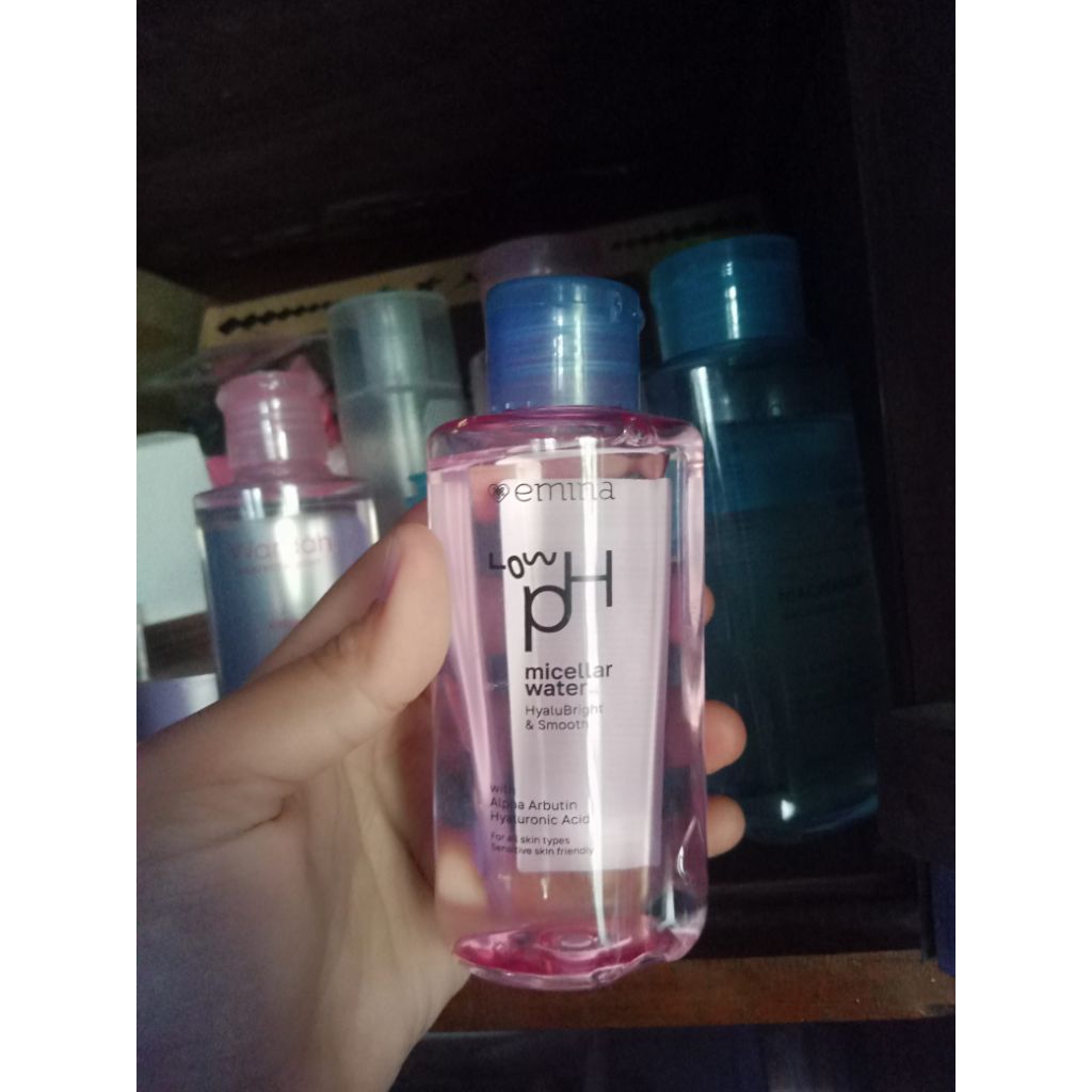 Jual EMINA LOW PH MICELLAR WATER HYALUBRIGHT 125ml | Shopee Indonesia