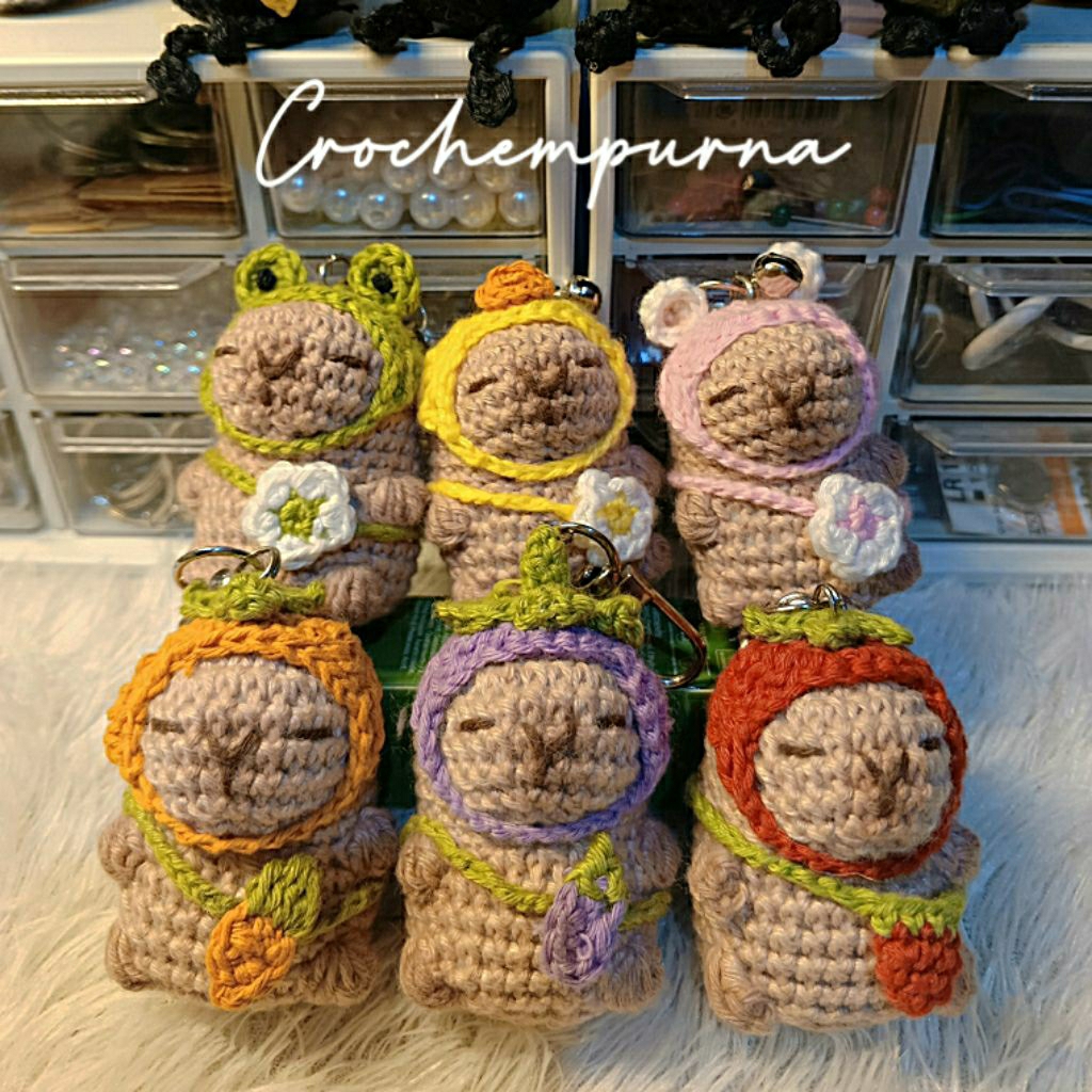 Jual Mini Capybara Keychain | Gantungan Rajut Capybara | Crochet ...