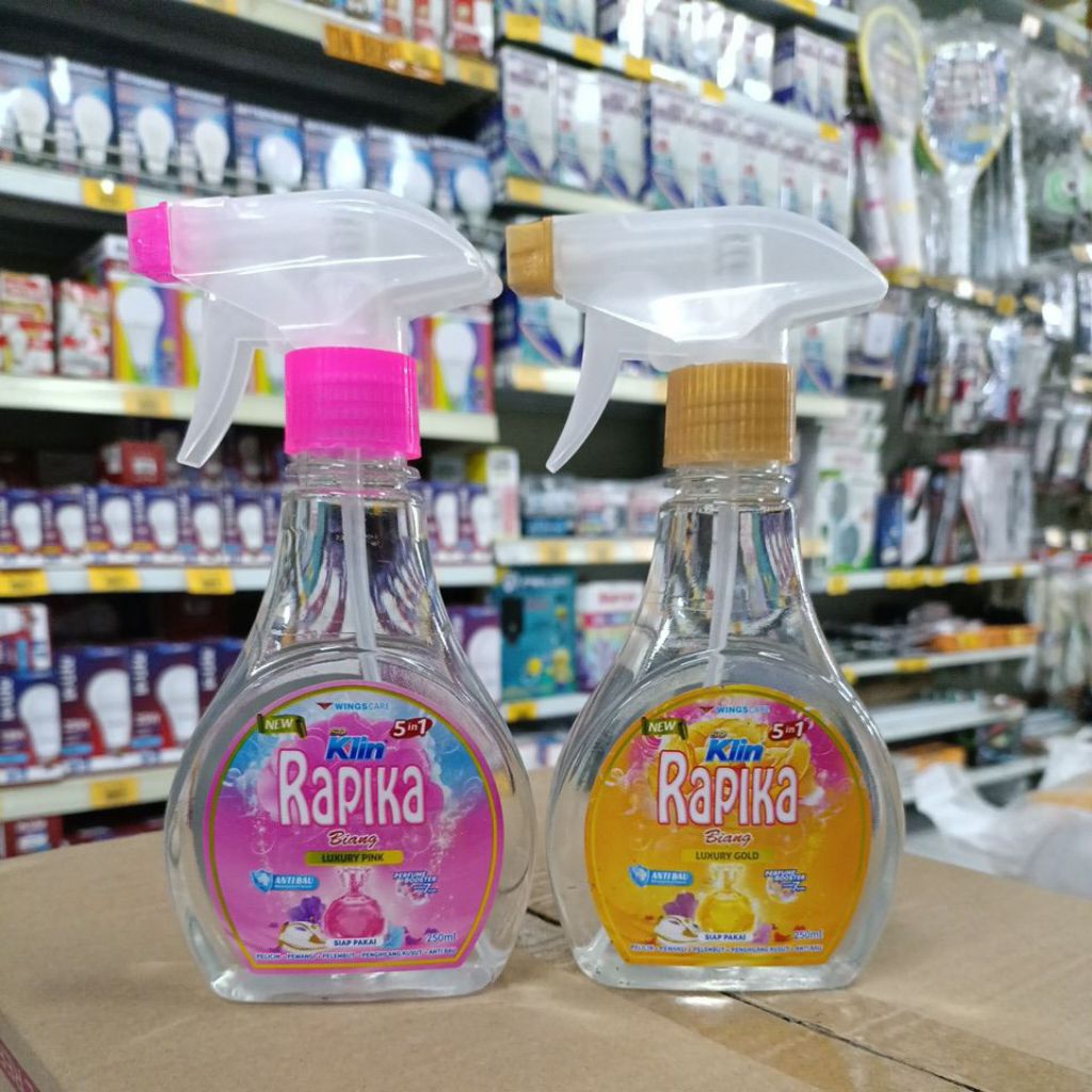 Jual Soklin Rapika Botol Pewangi & Pelicin Pakaian 250ml | Shopee Indonesia