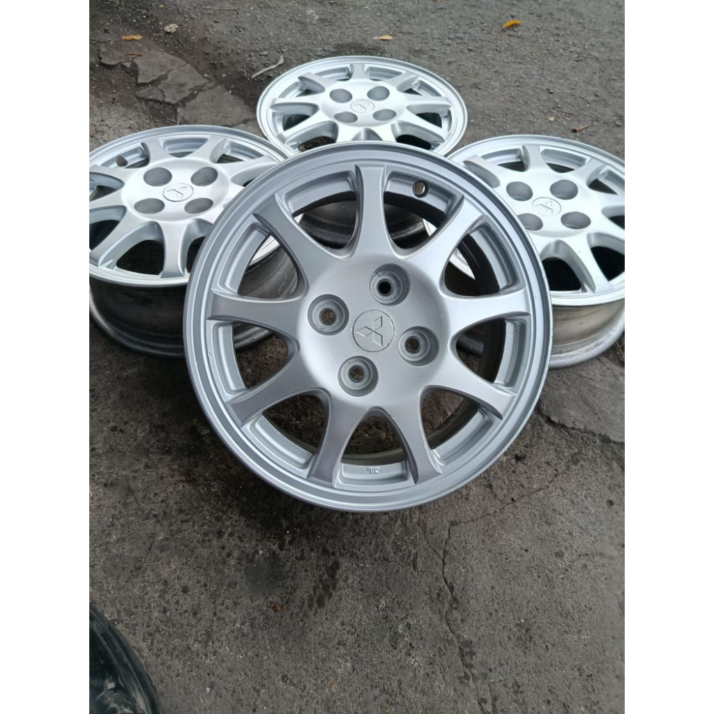 Jual Velg Mobil OEM Mitsubishi Lancer GTI CB5 R14 Hole 4x100 Karimun ...