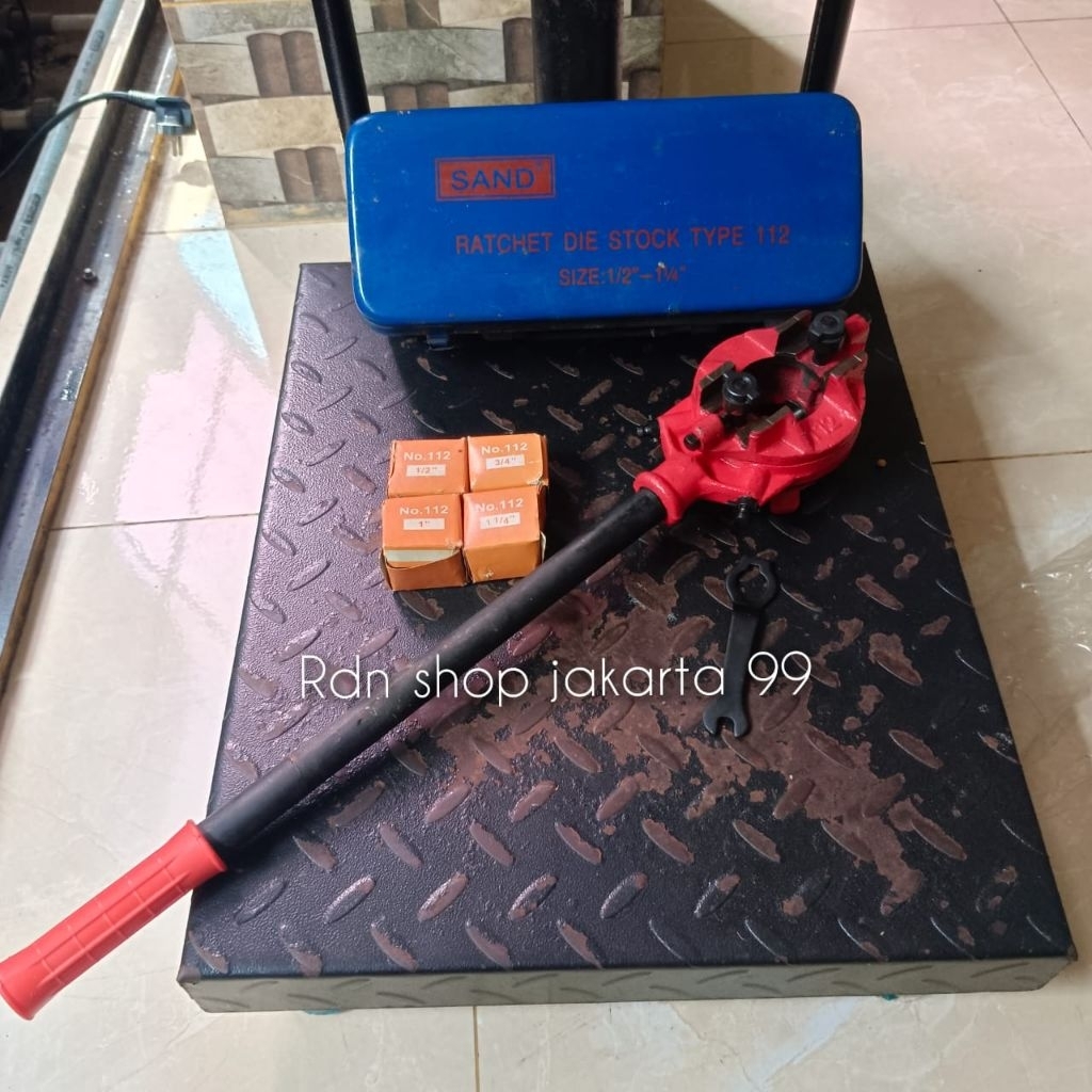 Jual Alat Snai Drat Pipa Manual 1/2 -1.1/4 Inch Sands Ratchet die stock ...