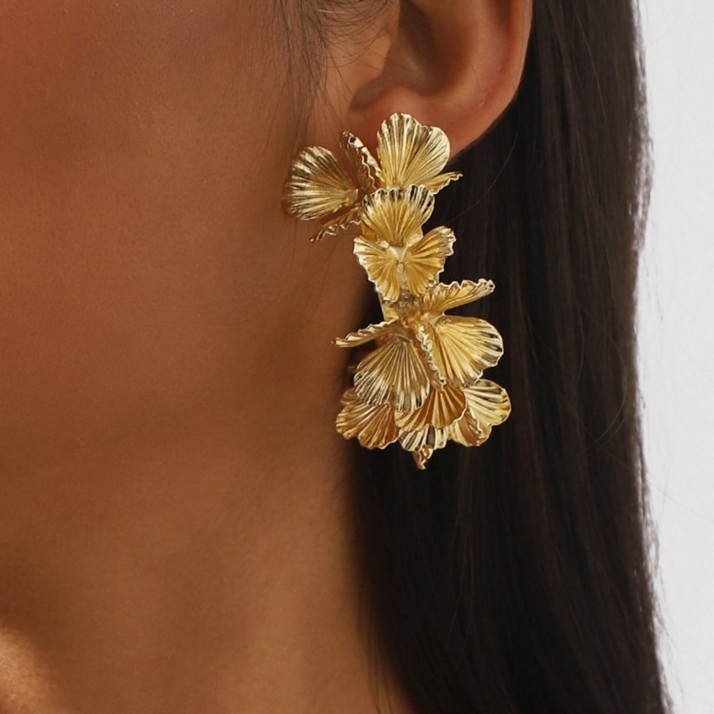 Jual Elaira Flower Wide Statement Earrings Anting Pleated Tusuk Kelopak ...