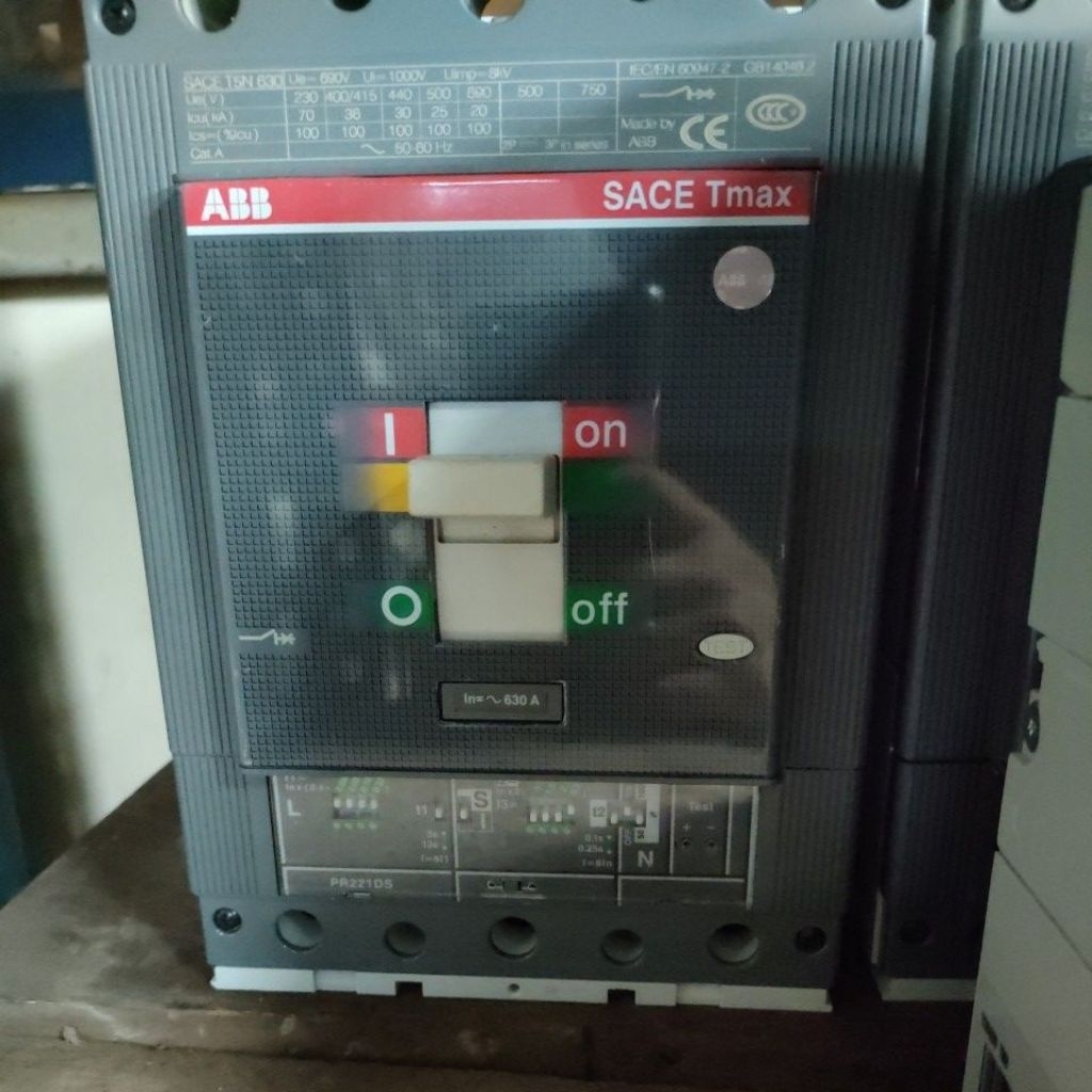 Jual ABB SACE T5N 630 3pole adjustable mccb | Shopee Indonesia