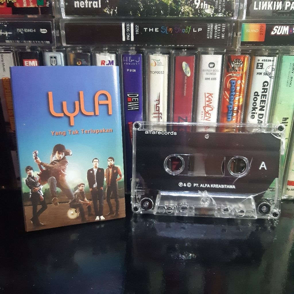 Jual Kaset Pita Lyla Band Yang Tak Terlupakan Jantung Hati Mantan ...