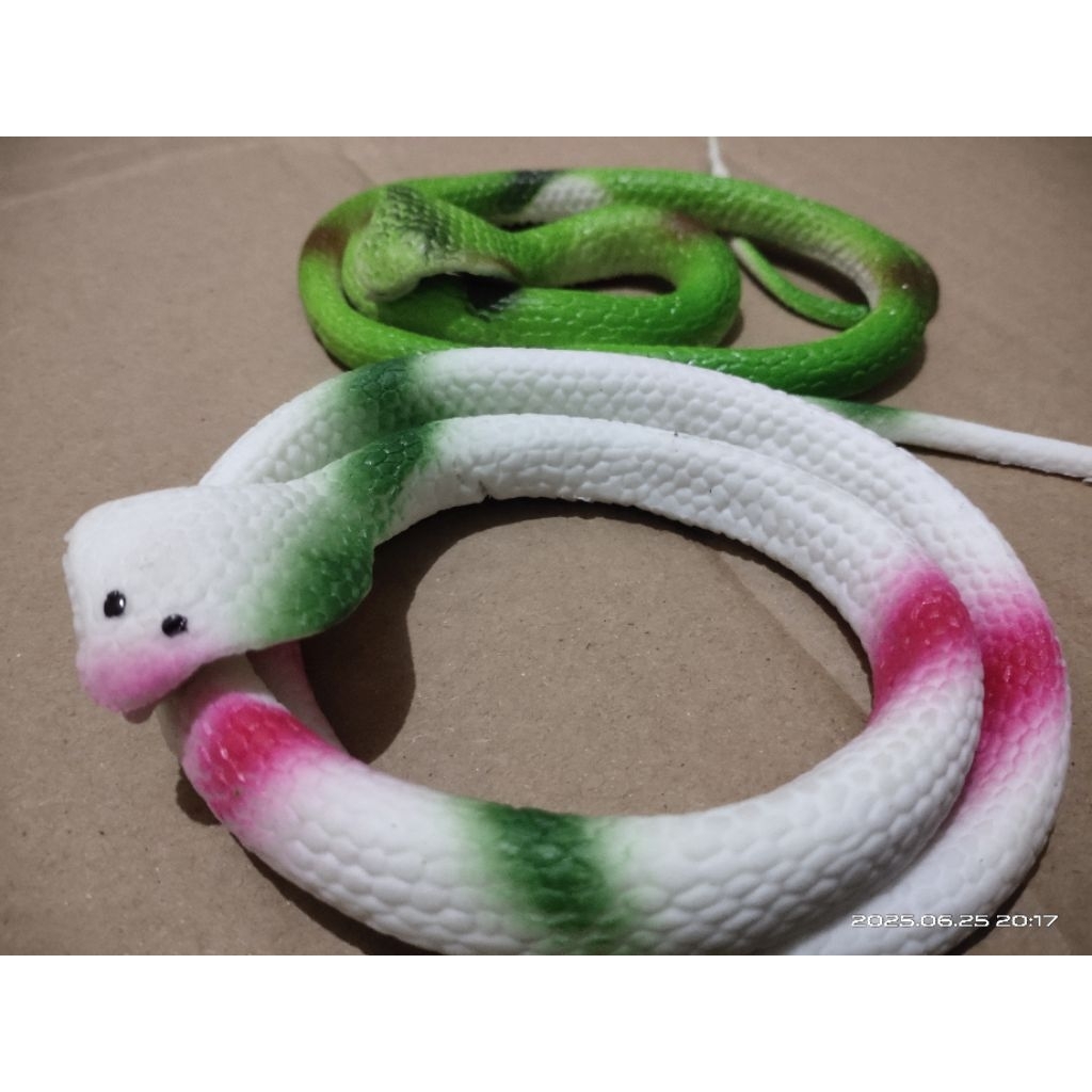 Jual MAINAN ULAR KOBRA PANJANG 65CM | Shopee Indonesia