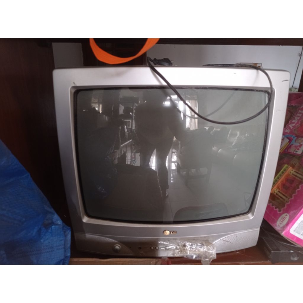 Jual TV Tabung LG 21inch (pemakaian pribadi) | Shopee Indonesia