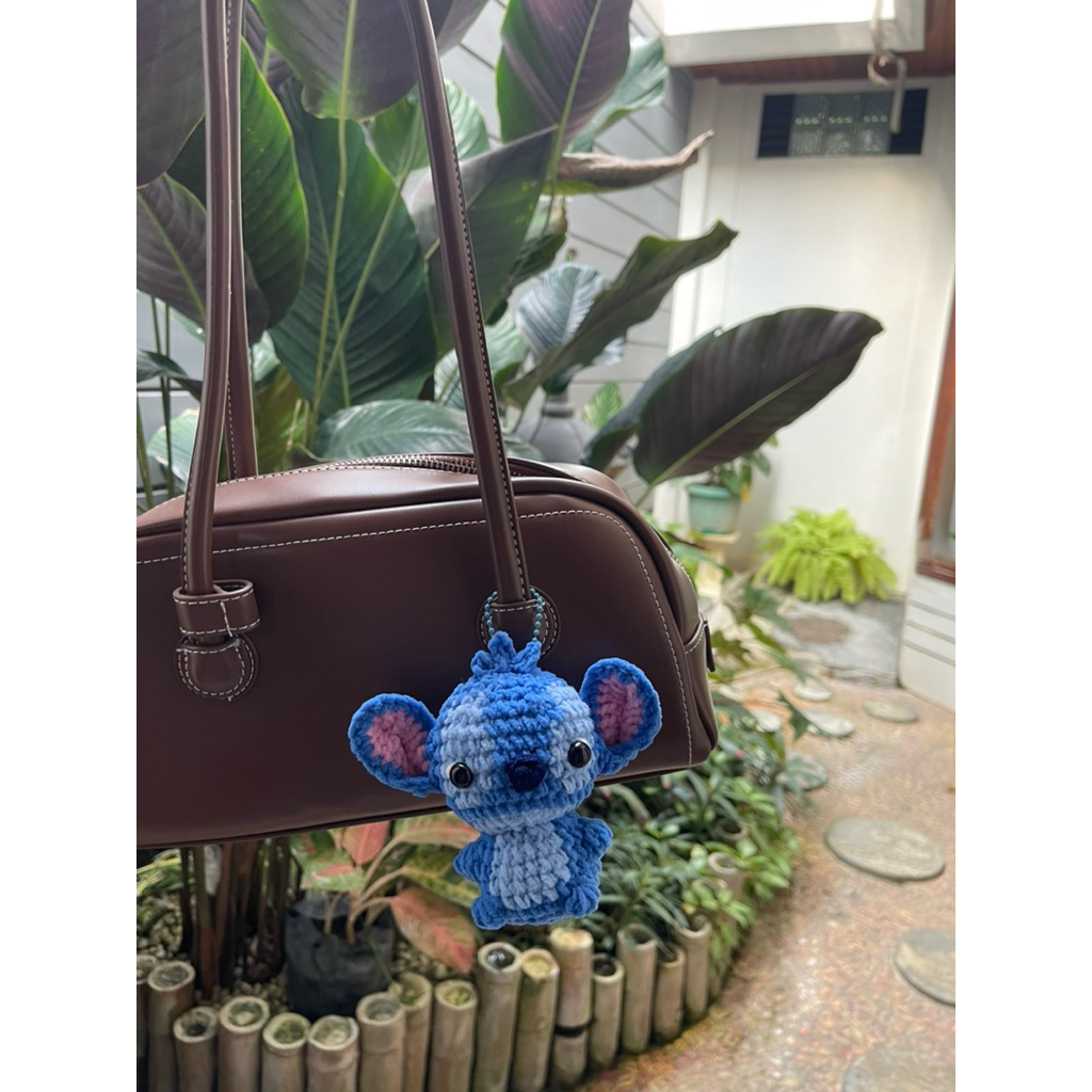 Jual gantungan rajut/ gantungan lilo and stitch / amigurumi lilo and ...